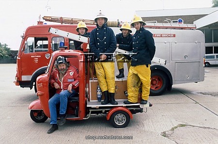 Lambretta fire engine photographic prints | lambrettista.net